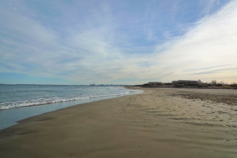 One day in February at the beach in Valencia - Life Simply Rocks